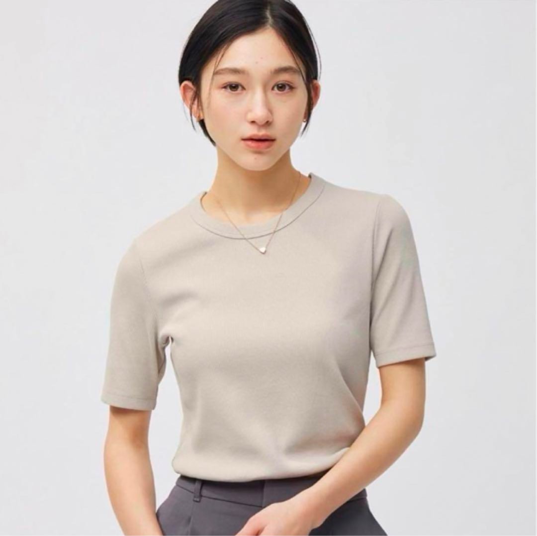 GU Ribbed top, Women's Fashion, Tops, Shirts on Carousell