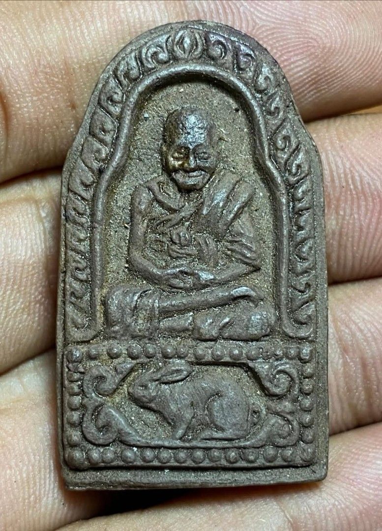 Lp Tae rabbit B.E 2518, Wat Sam Ngam, Hobbies & Toys, Memorabilia ...