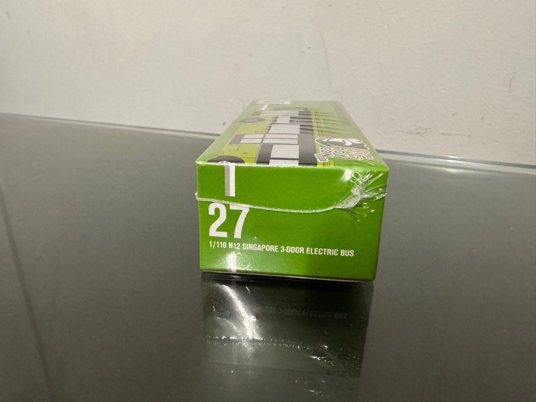 Masterpiece Collectibles 1/110 Singapore Zhongtong N12 3-Door Electric ...