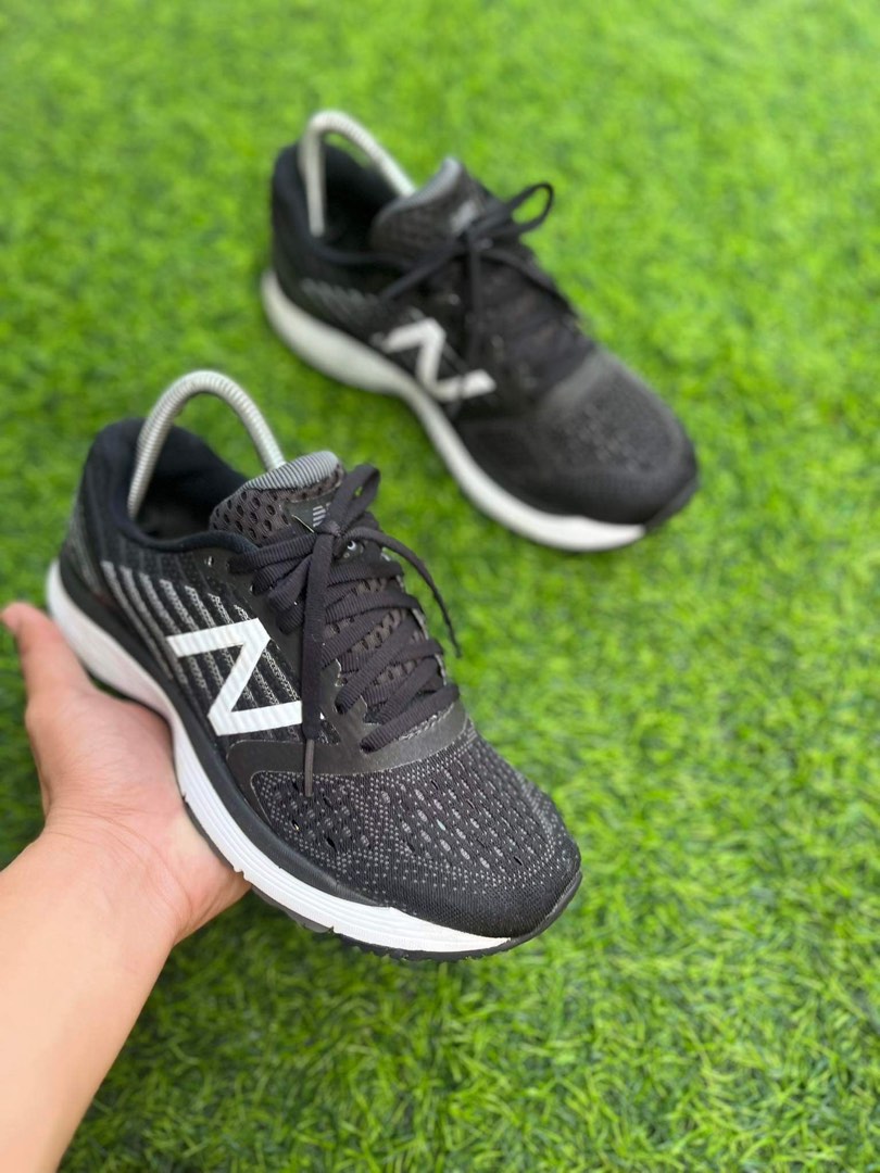 New Balance 860 v9, Women's Fashion, Footwear, Sneakers on Carousell