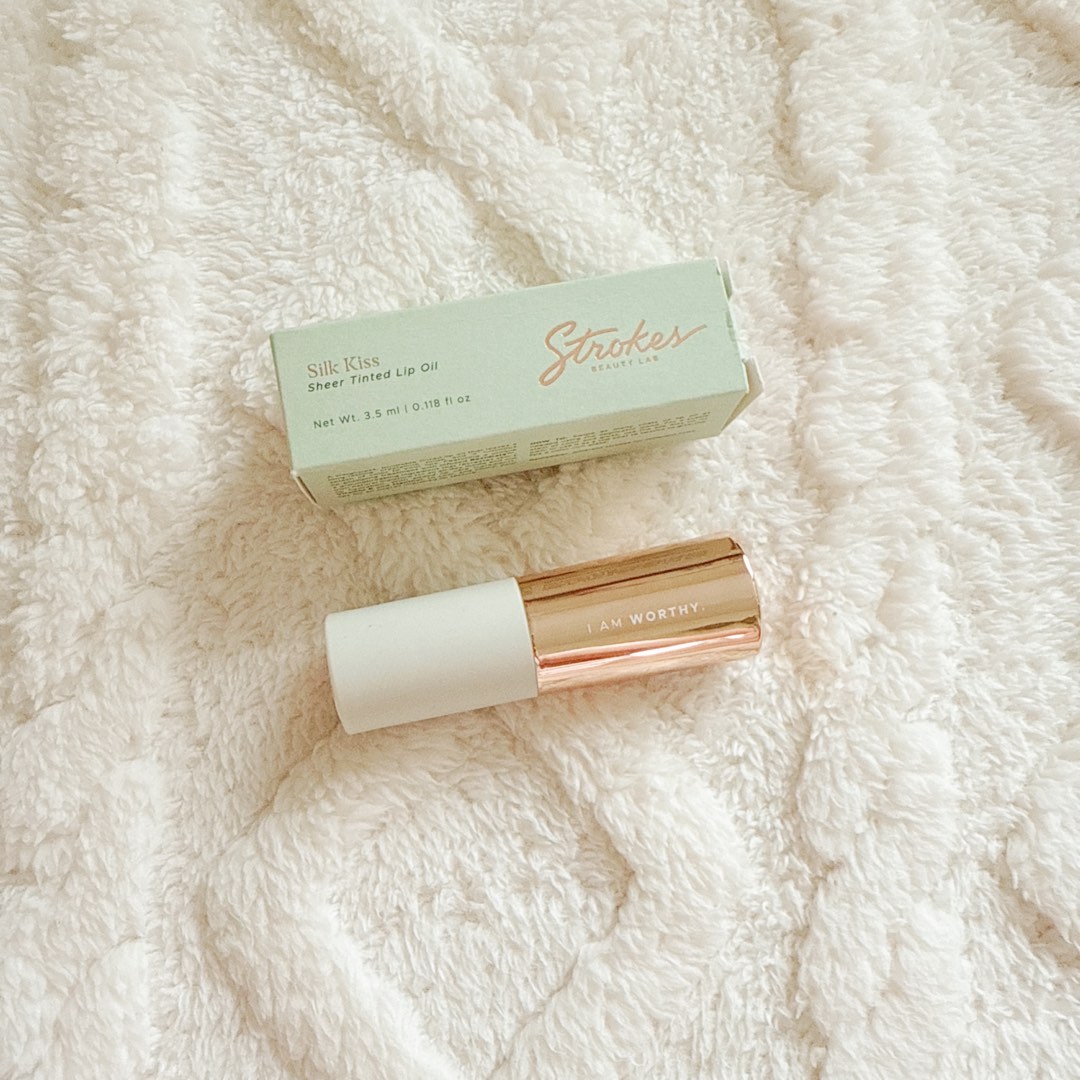 Strokes Beauty Lab Sheer Tinted Lip Oil (MLBB), Beauty & Personal Care ...