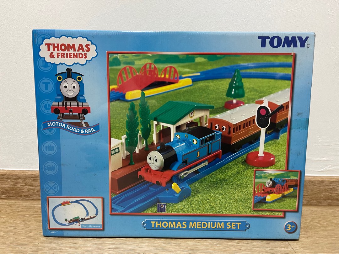 Thomas And Friends (Thomas Medium Set), Hobbies & Toys, Toys & Games on ...