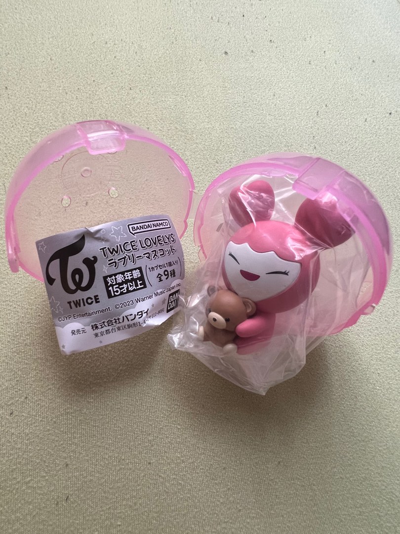 Twice Lovelys Laburi Gashapon movely momo, Hobbies & Toys, Memorabilia ...