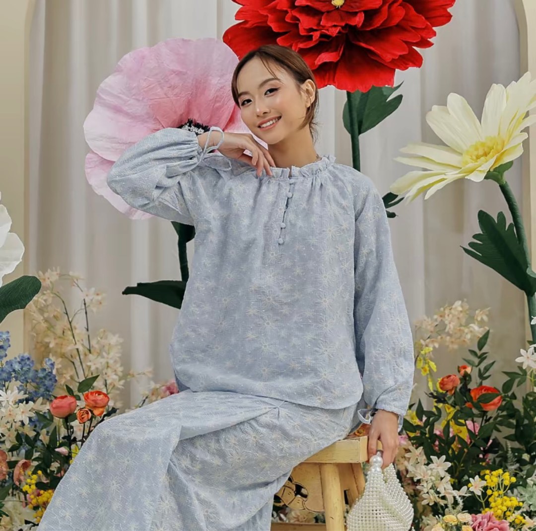 ayraeryna kurung kedah hazel raya 2025, Women's Fashion, Muslimah ...