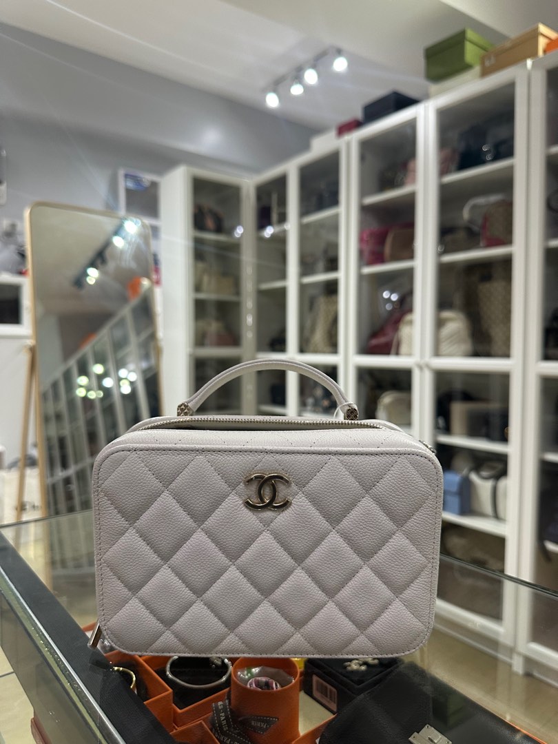 Chanel Small Vanity Case with Top Handle in White Caviar Leather ...