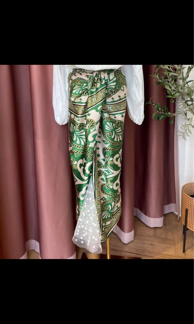 Dewi Diary Pario, Women's Fashion, Bottoms, Skirts on Carousell