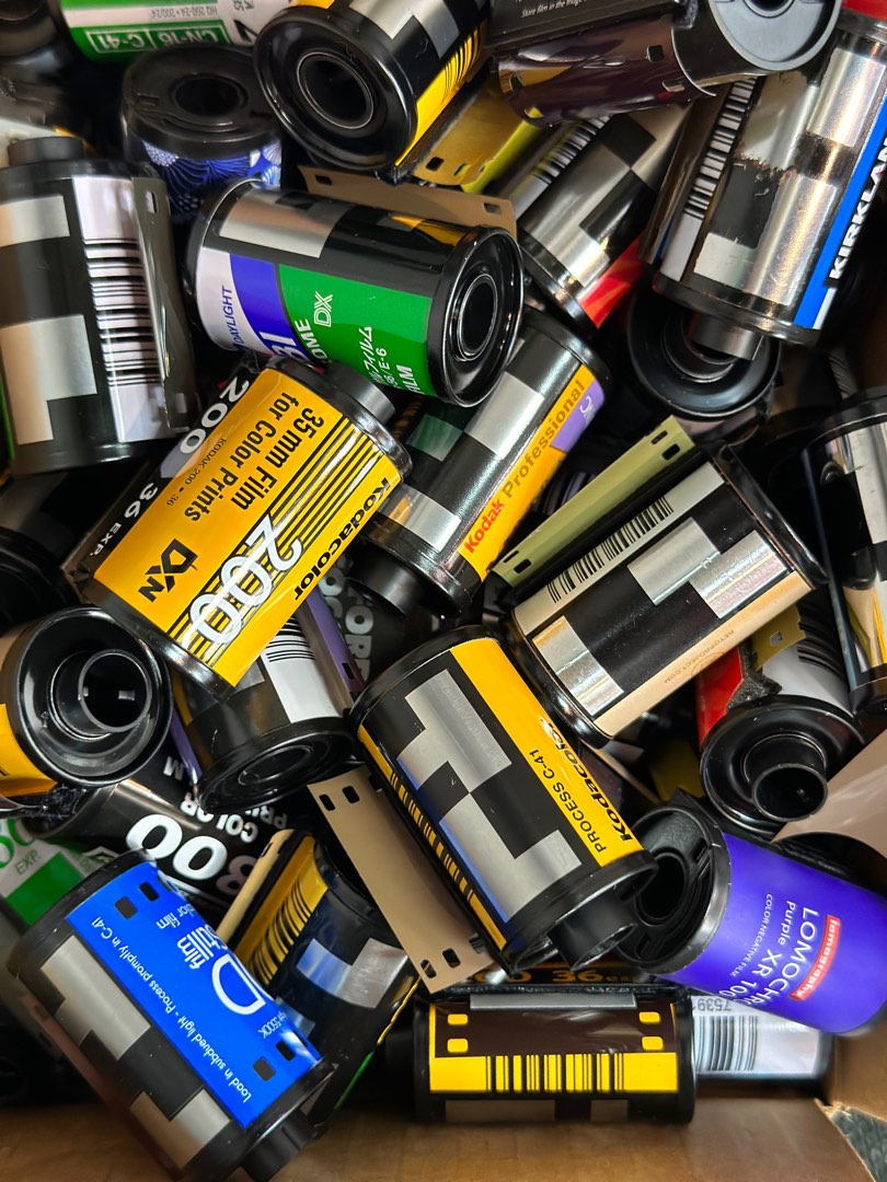 empty film rolls canisters, Photography, Cameras on Carousell