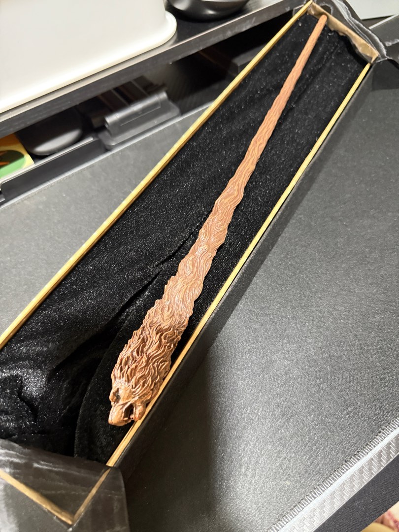 Harry Potter-Gryffindor Mascot Wand, Hobbies & Toys, Memorabilia ...