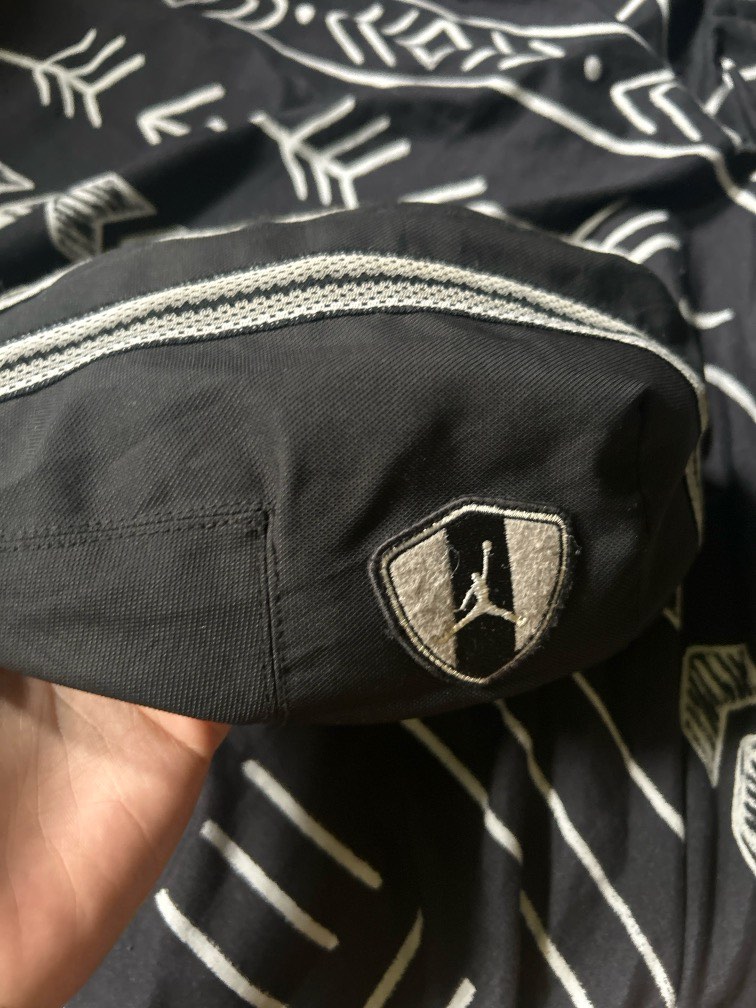 Jordan Berett, Men's Fashion, Activewear on Carousell