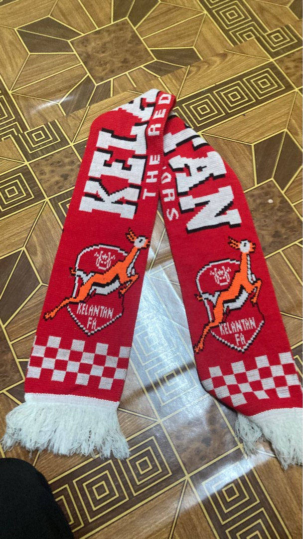 Kelantan red warrior football club mafla bola kain, Men's Fashion ...