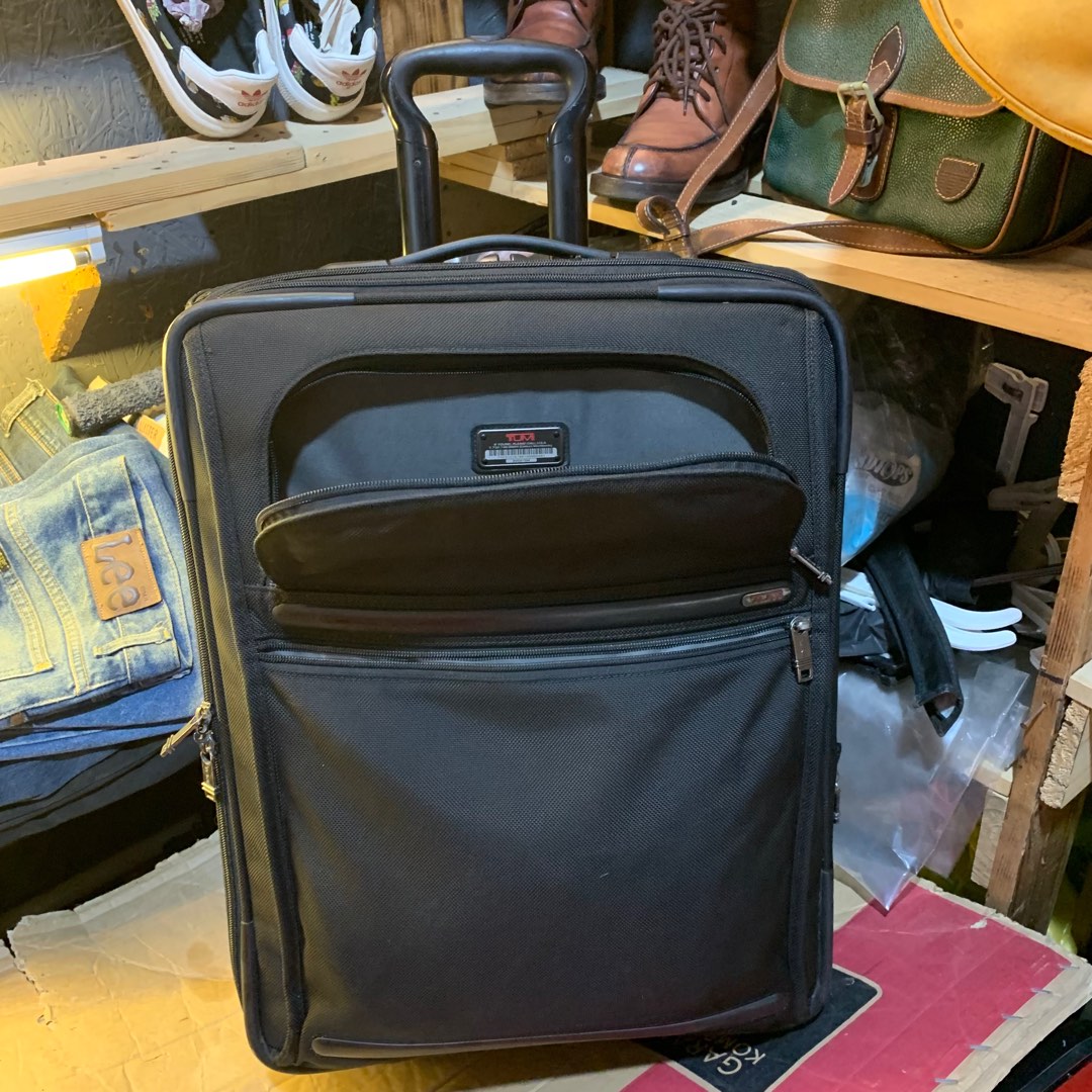 Koper Tumi Cabin, Barang Mewah, Tas & Dompet di Carousell