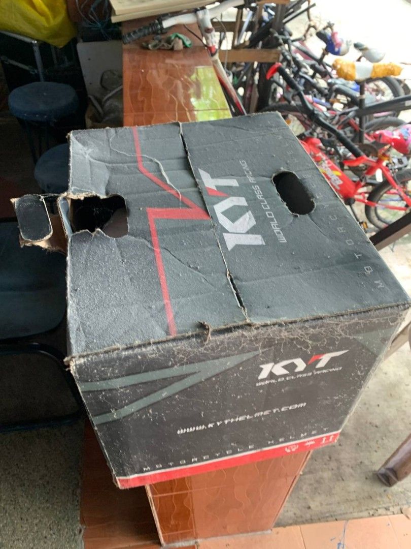 KYT NF-J 3 Petronas SRT 2.0, Everything Else, Others on Carousell