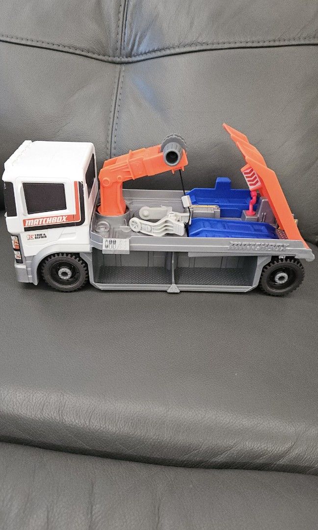 Matchbox tow truck, Hobbies & Toys, Toys & Games on Carousell