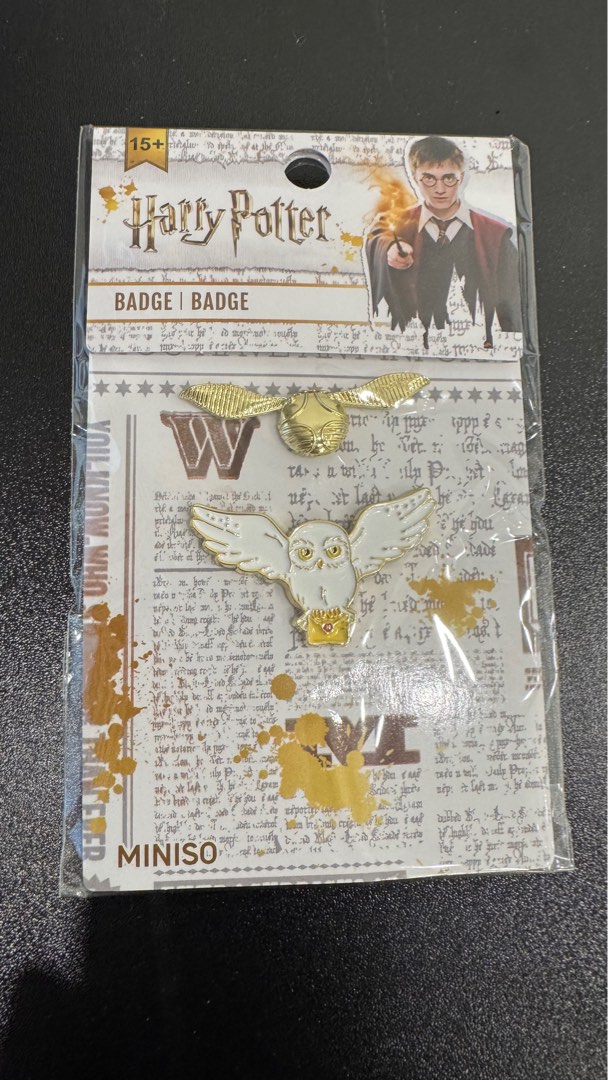Miniso x Harry Potter Hedwig Badge, Hobbies & Toys, Stationery & Craft ...