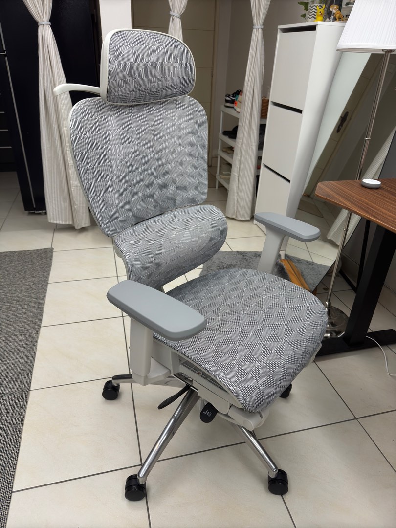 MUSSO E600 Pro Ergonomic Gaming Chair 99% NEW, Furniture & Home Living ...