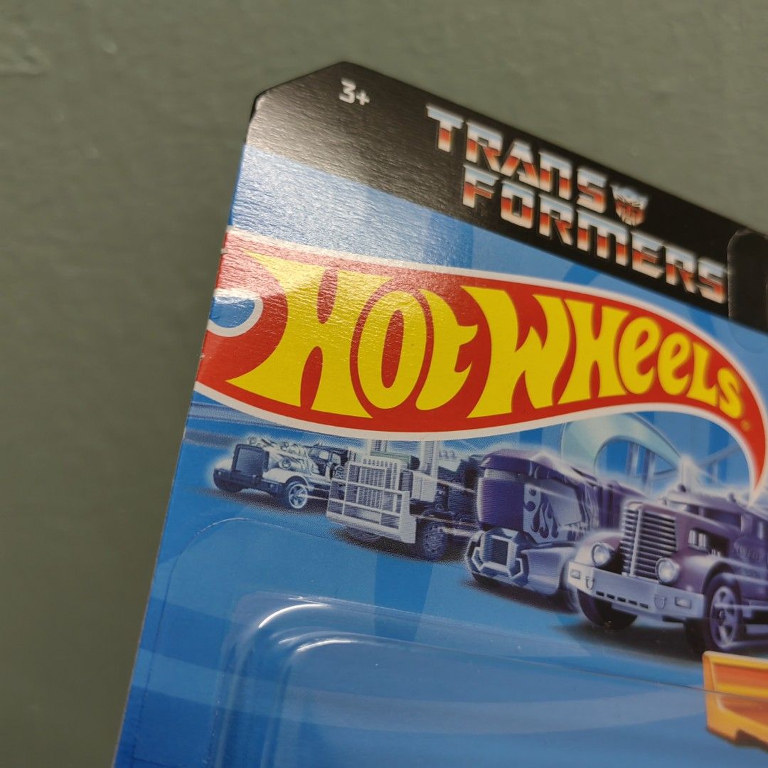 OPTIMUS PRIME TRACK FLEET HOT WHEELS, Hobbies & Toys, Toys & Games on ...