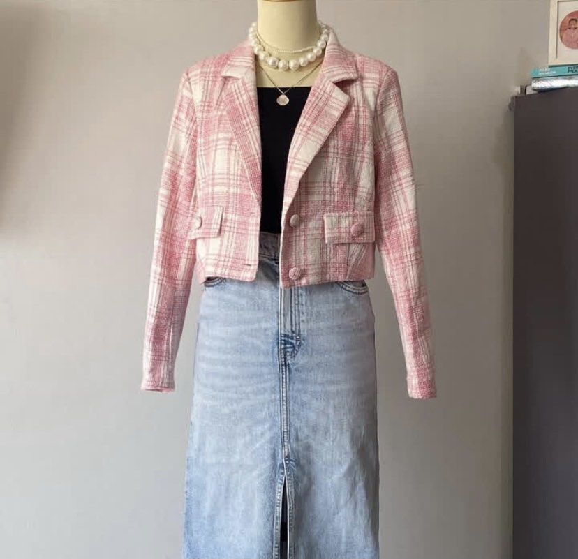 POMELO tweed blazer, Fesyen Wanita, Pakaian Wanita, Atasan di Carousell