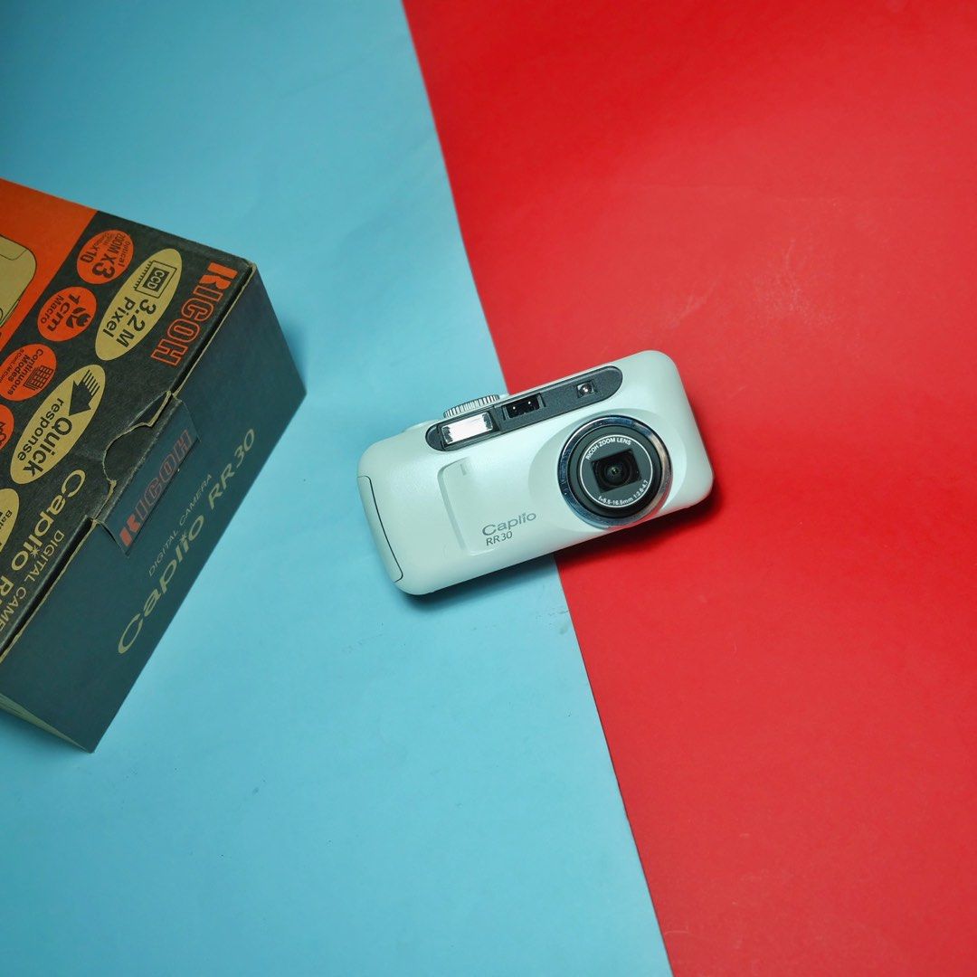 Ricoh Caplio RR30 Digicam / CCD camera, Photography, Cameras on Carousell