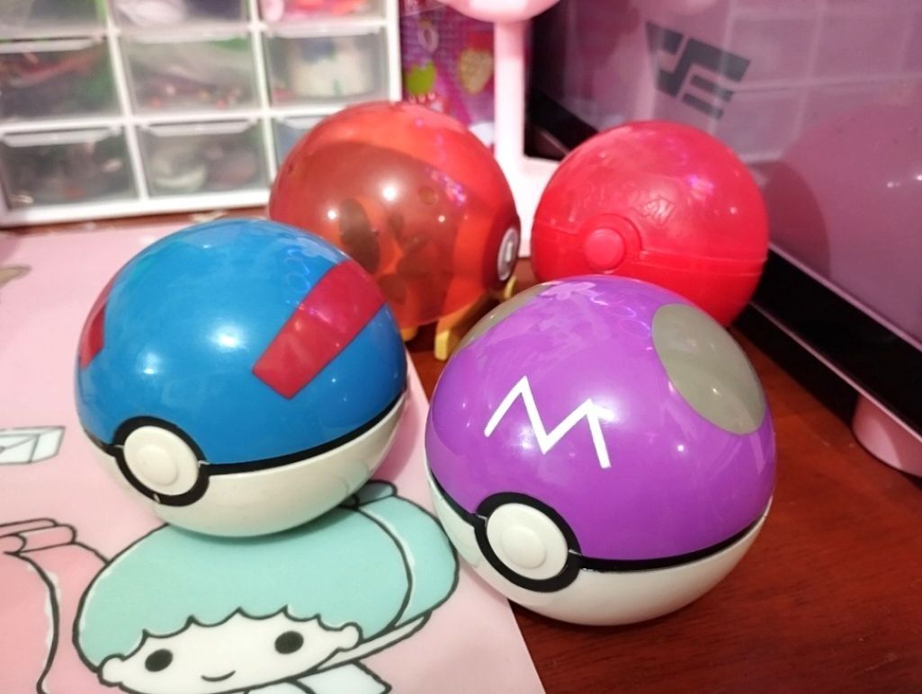 Vintage McDonald's Pokemon Pokeballs Action Toys Blasters (Bayleef ...