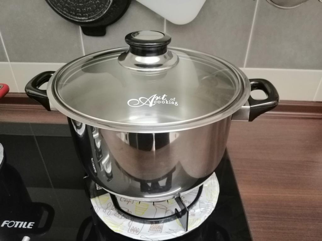 Zebra 24cm Stainless Steel Cooking Pot with Glass Lid, Furniture & Home ...