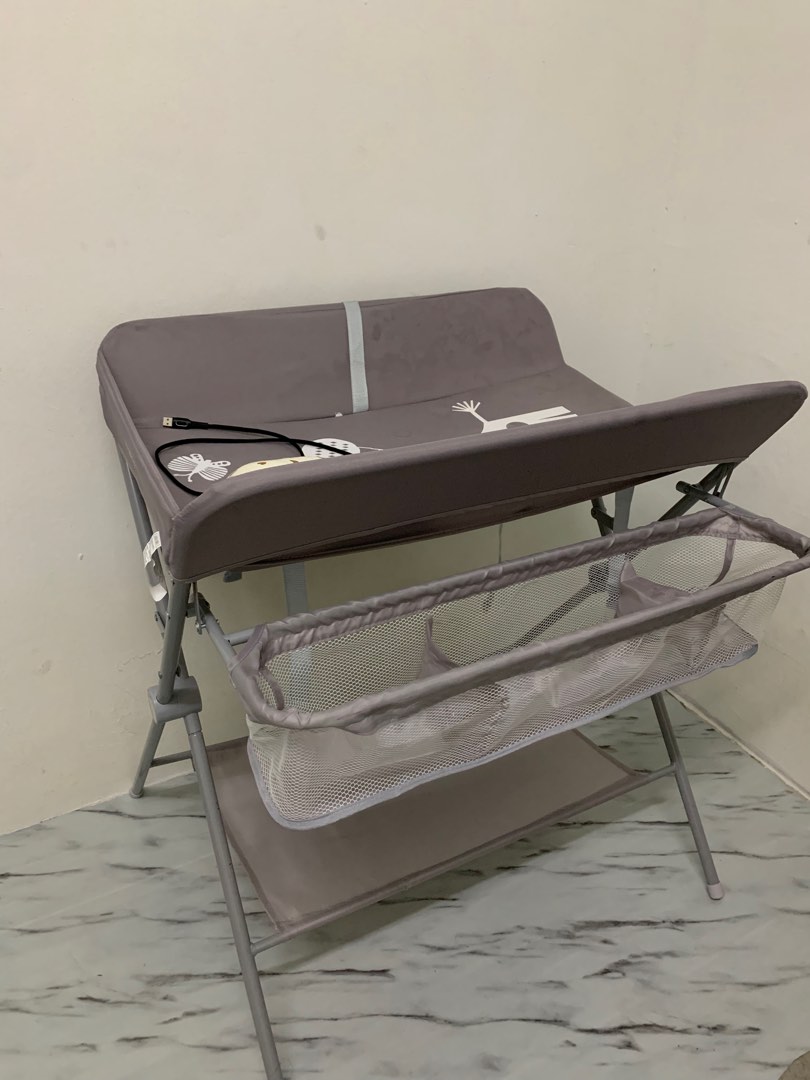 Bany drypers changing, Babies & Kids, Bathing & Changing, Diapers ...