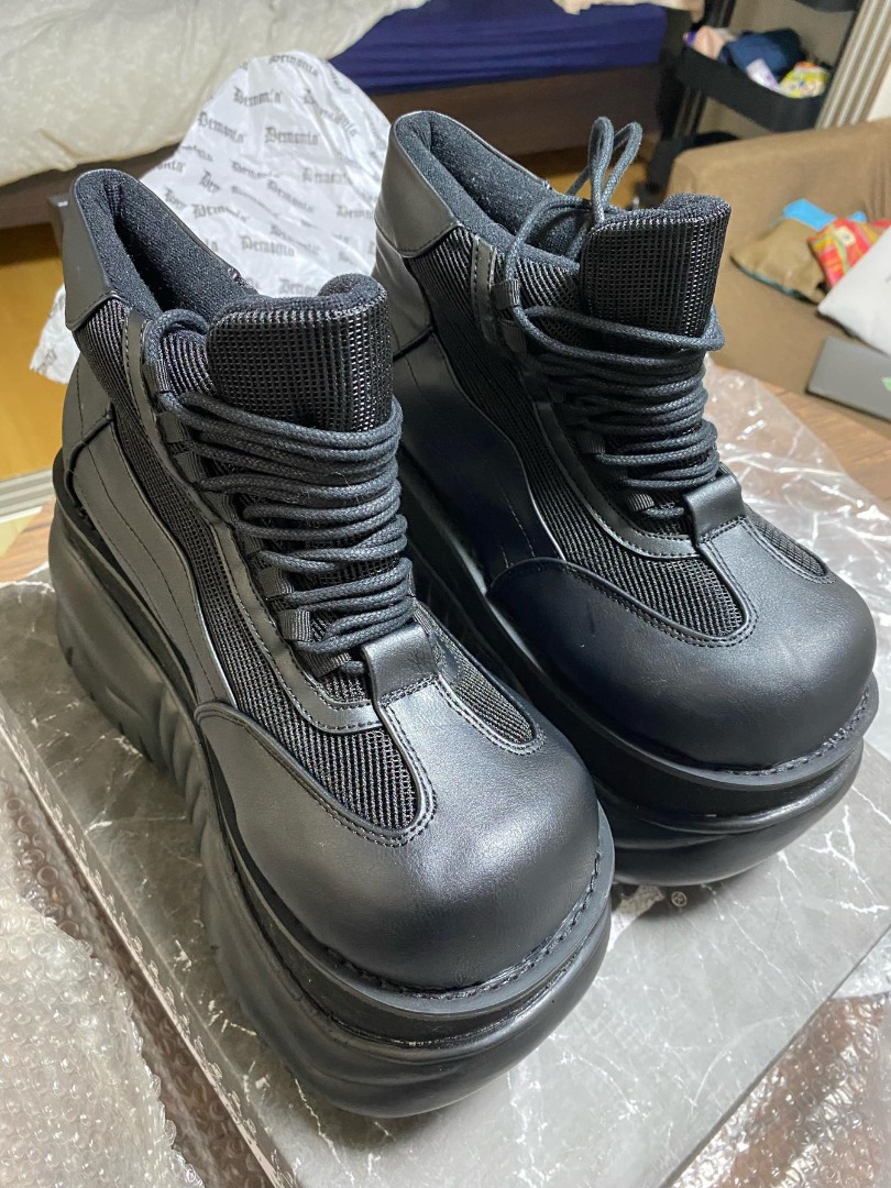 Demonia boxer , Women's Fashion, Activewear on Carousell