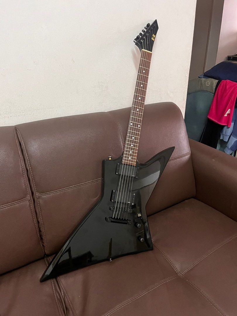 Esp eii Explorer NT MIJ, Hobbies & Toys, Music & Media, Musical ...