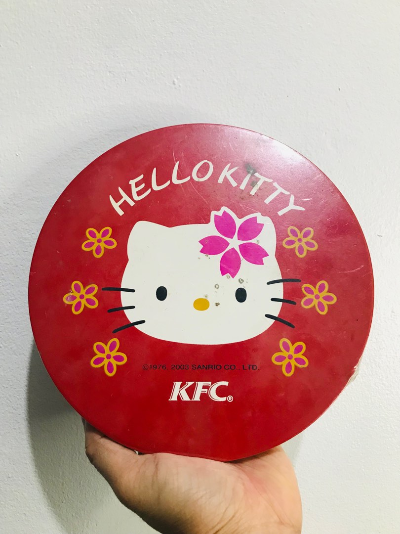HELLO KITTY X KFC MINI CHAIR, Hobbies & Toys, Memorabilia ...