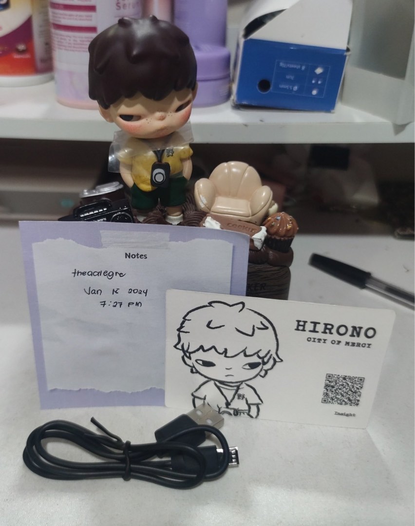 hirono insight with card attached to speaker using cream glue, Hobbies ...