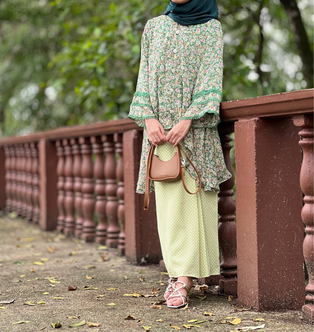 Lubna raya 2024, Women's Fashion, Muslimah Fashion, Baju Kurung & sets ...