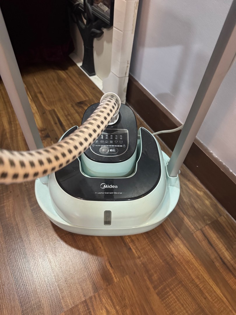 Midea Steam Iron, TV & Home Appliances, Irons & Steamers on Carousell