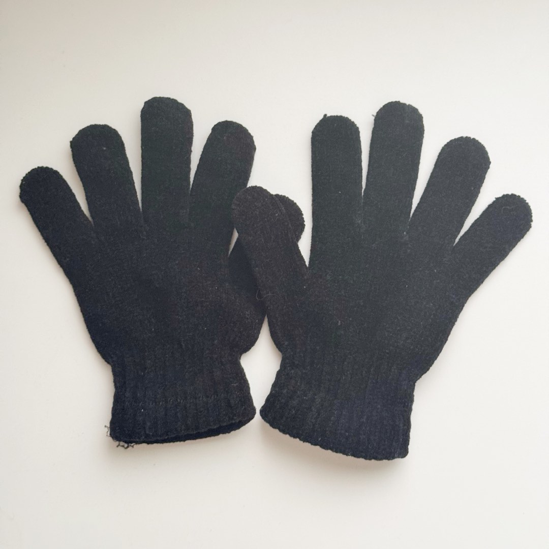 MUJI Gloves, Women's Fashion, Watches & Accessories, Gloves on Carousell