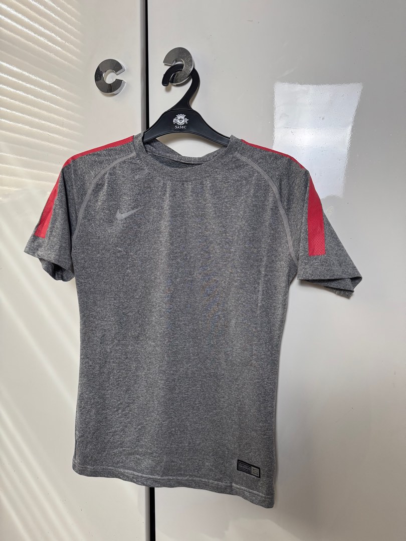 Nike Pro Combat Dri Fit Original, Olah Raga, Baju Olahraga di Carousell