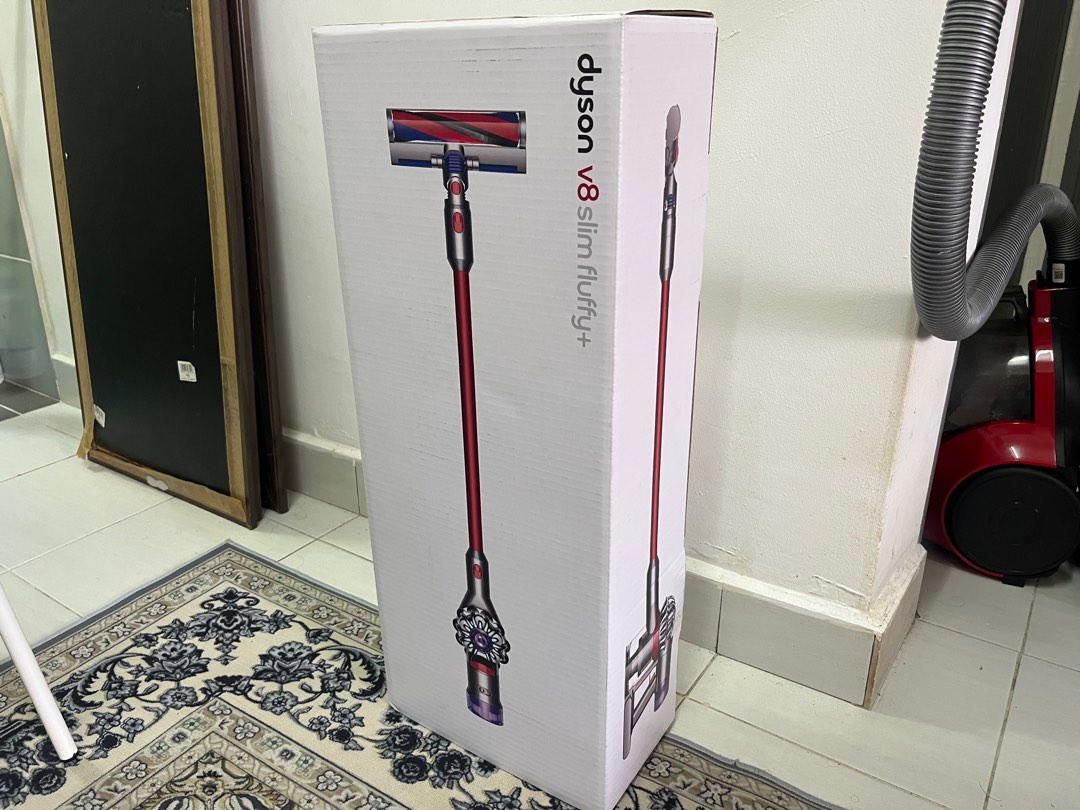 Dyson V8 slim fluffy+, Furniture & Home Living, Cleaning & Homecare ...