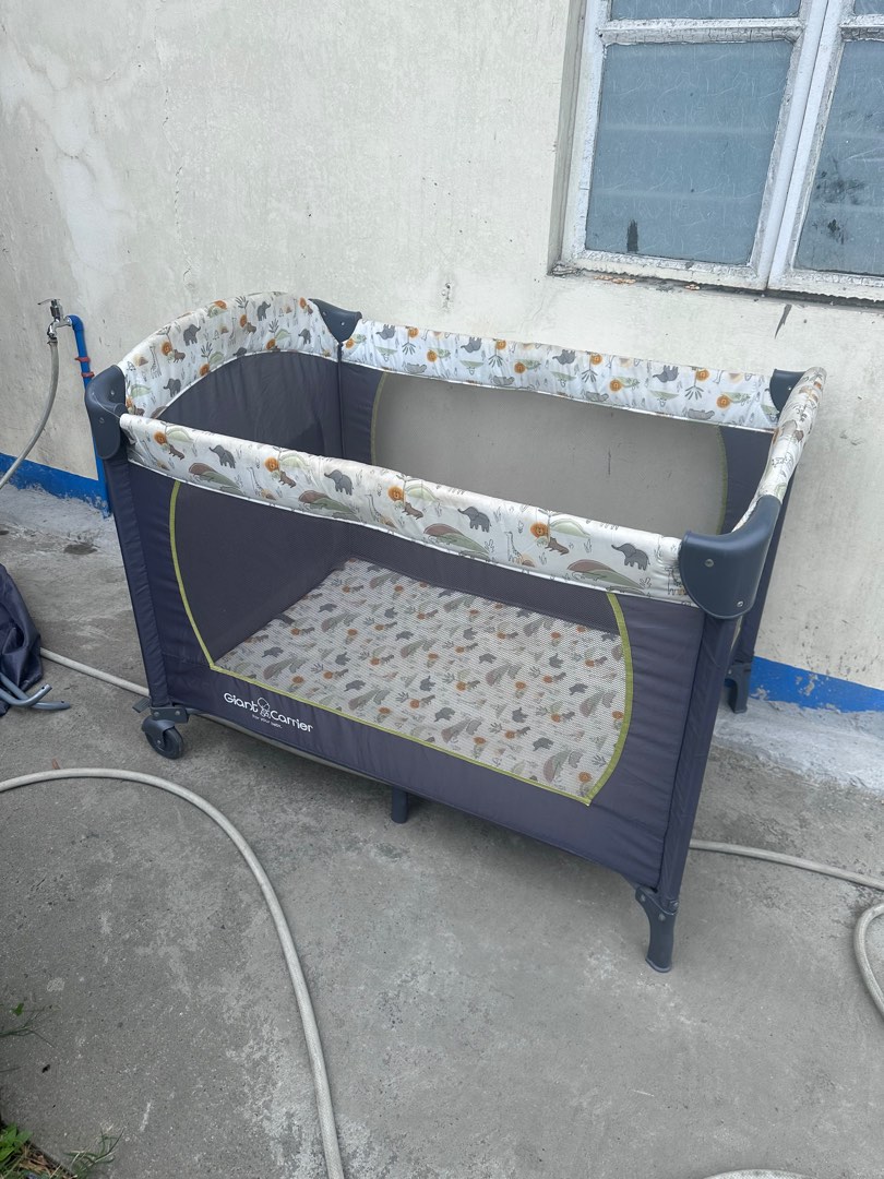 Giant Carrier Crib, Babies & Kids, Baby Nursery & Kids Furniture, Cots ...