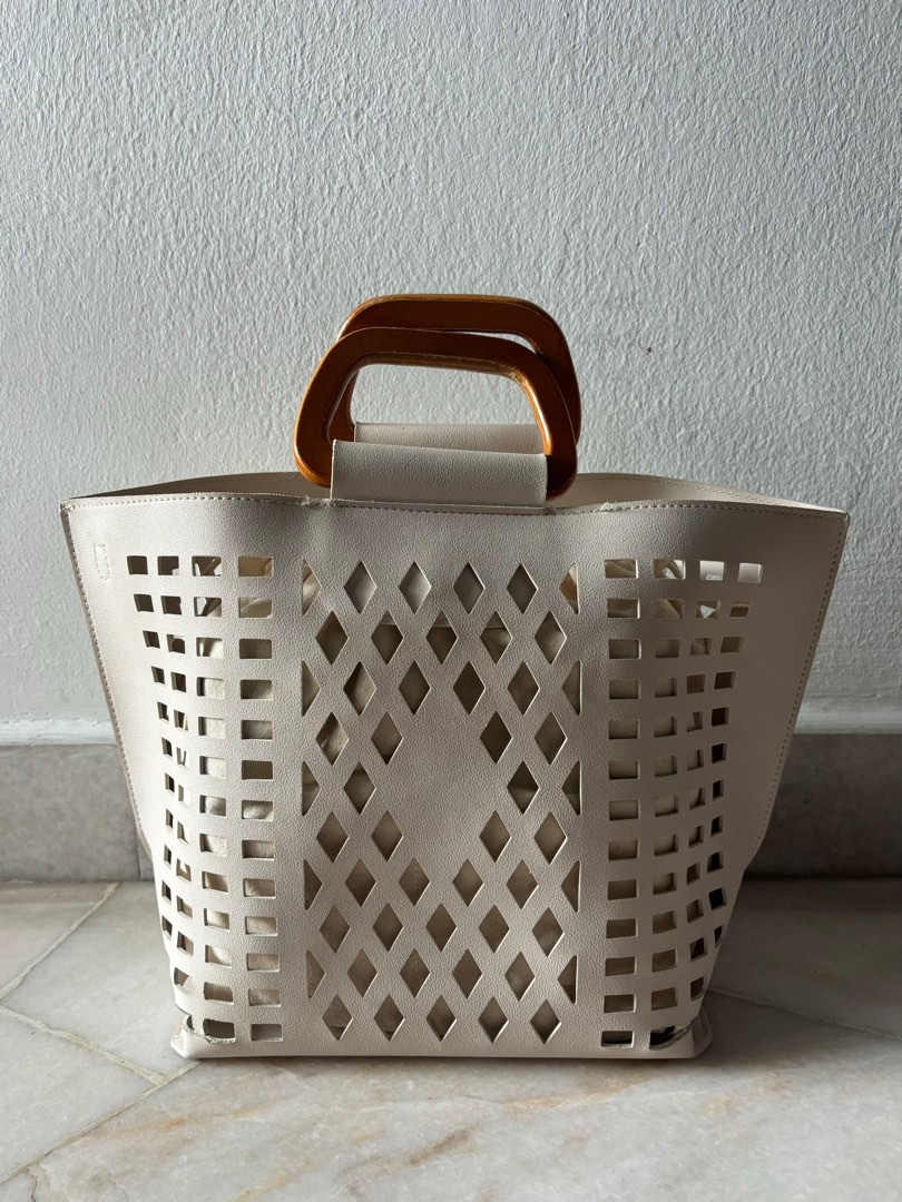 Lepsim Leather Hand Carry White Bucket / Tote / Woven / Anyaman, Women ...