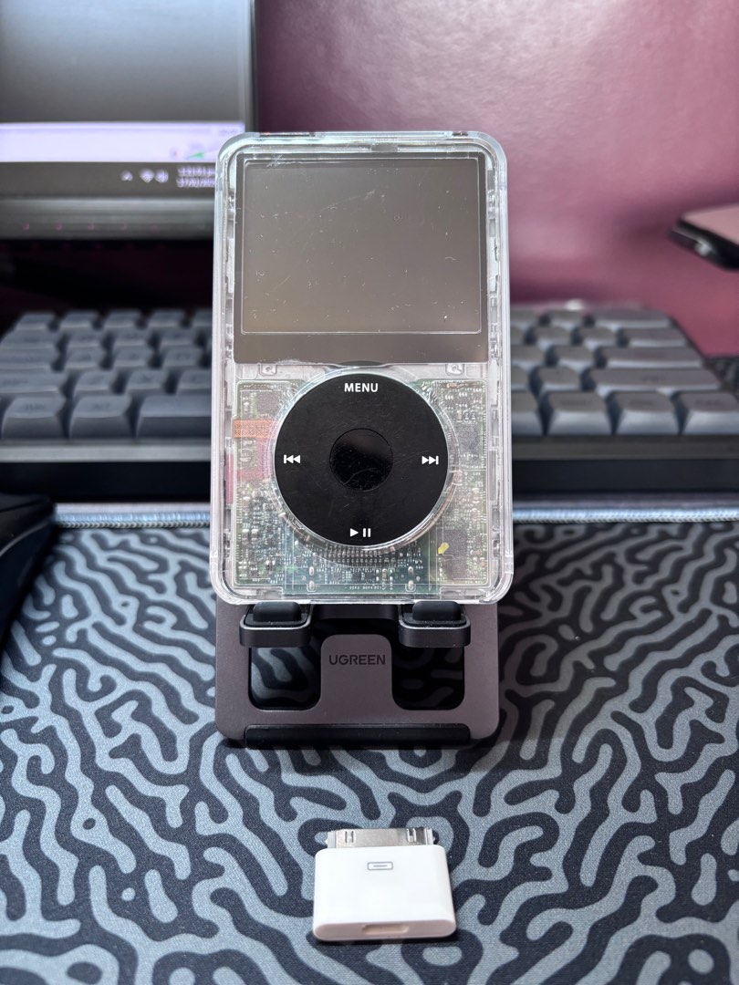 iPod Classic 5th Gen 128GB Flash Storage and 3,000 mah Battery (Newly ...
