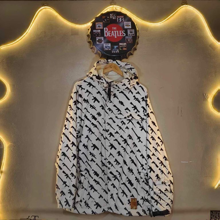 VINTAGE NWT 2009 ROGUE STATUS x GRENADE ARTIST SERIES GUNSHOW ...