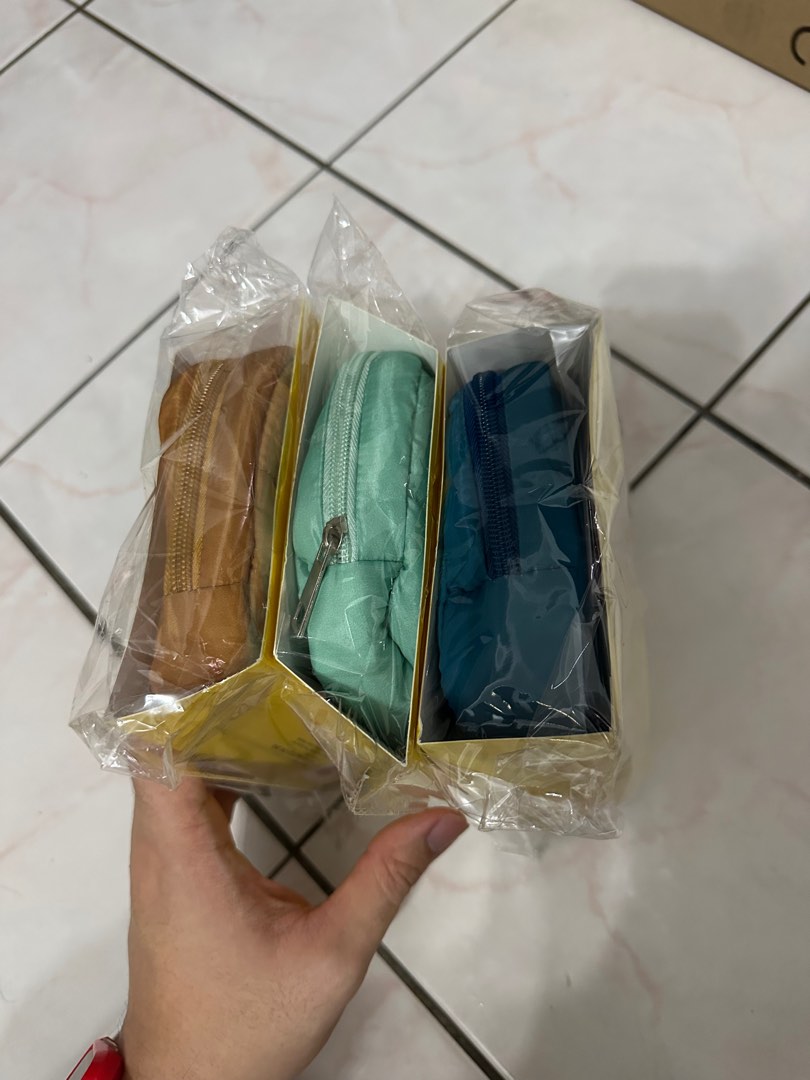 Pokemon 7 eleven Puffer Bag - Bulbasaur / Eevee, Men's Fashion, Bags ...