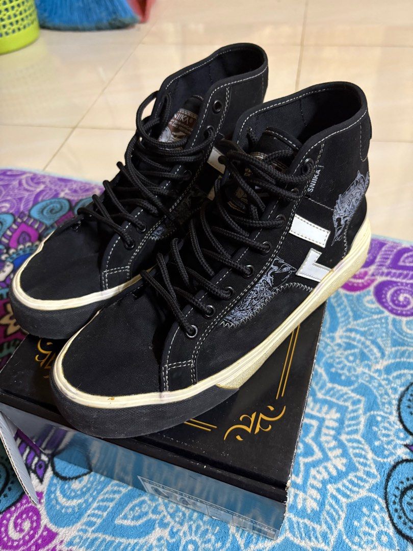 Snika wayang kulit, Men's Fashion, Footwear, Sneakers on Carousell