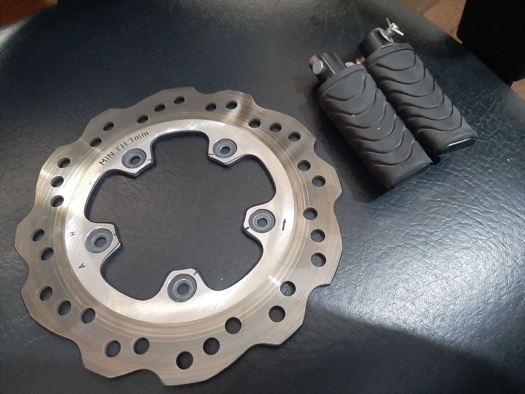 Stock Honda Click V3 Rotor Disc And Foot Peg, Motorbikes, Motorbike ...
