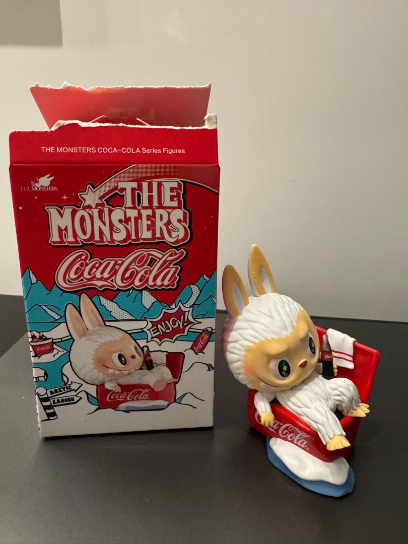 The Monsters Coca Cola The Special Sofa, 興趣及遊戲, 玩具 & 遊戲類 - Carousell