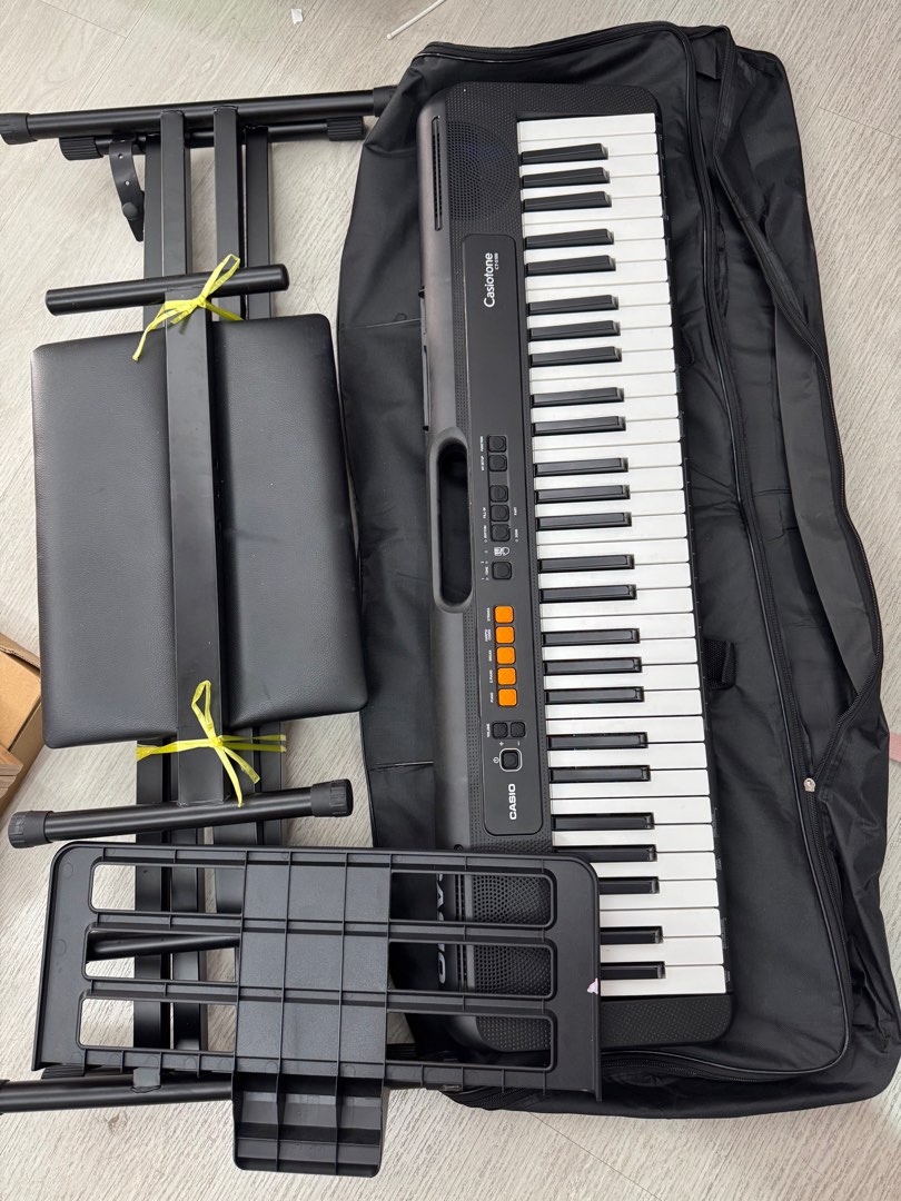 Casio keyboard 61 keys for beginners, Hobbies & Toys, Music & Media ...