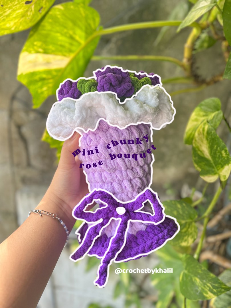 crochet mini chunky rose bouquet, Hobbies & Toys, Stationary & Craft ...
