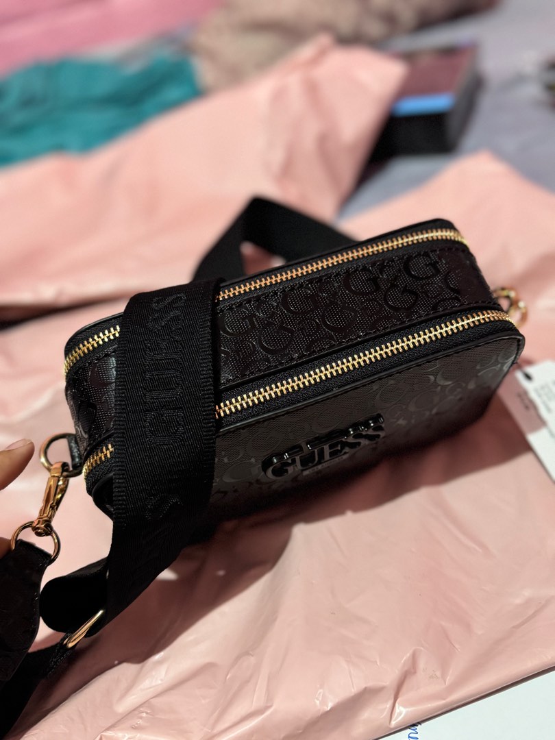 GUESS Camera Bag Black, Women's Fashion, Bags & Wallets, Cross-body ...