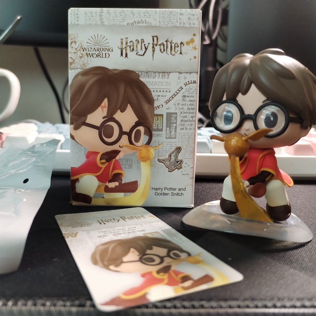 Harry Potter Wizzarding world - Harry Potter and Golden Snitch figure ...
