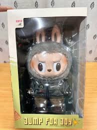 Labubu 2代 jump for joy, 興趣及遊戲, 玩具 & 遊戲類 - Carousell