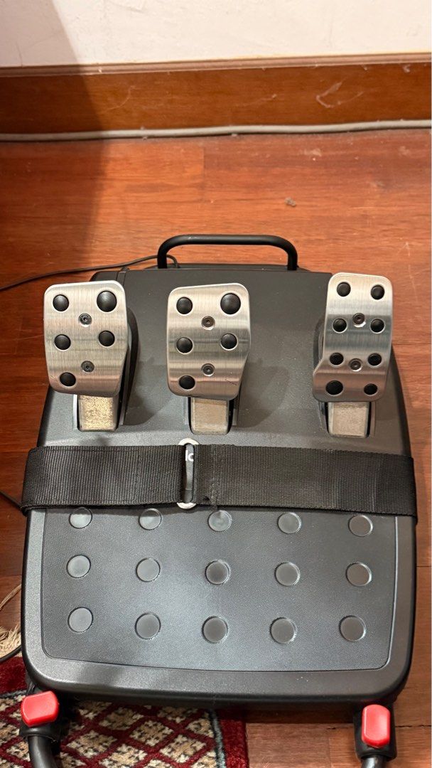 Logitech G29 Driving Force Steering Wheels & Pedals + Playseat ...