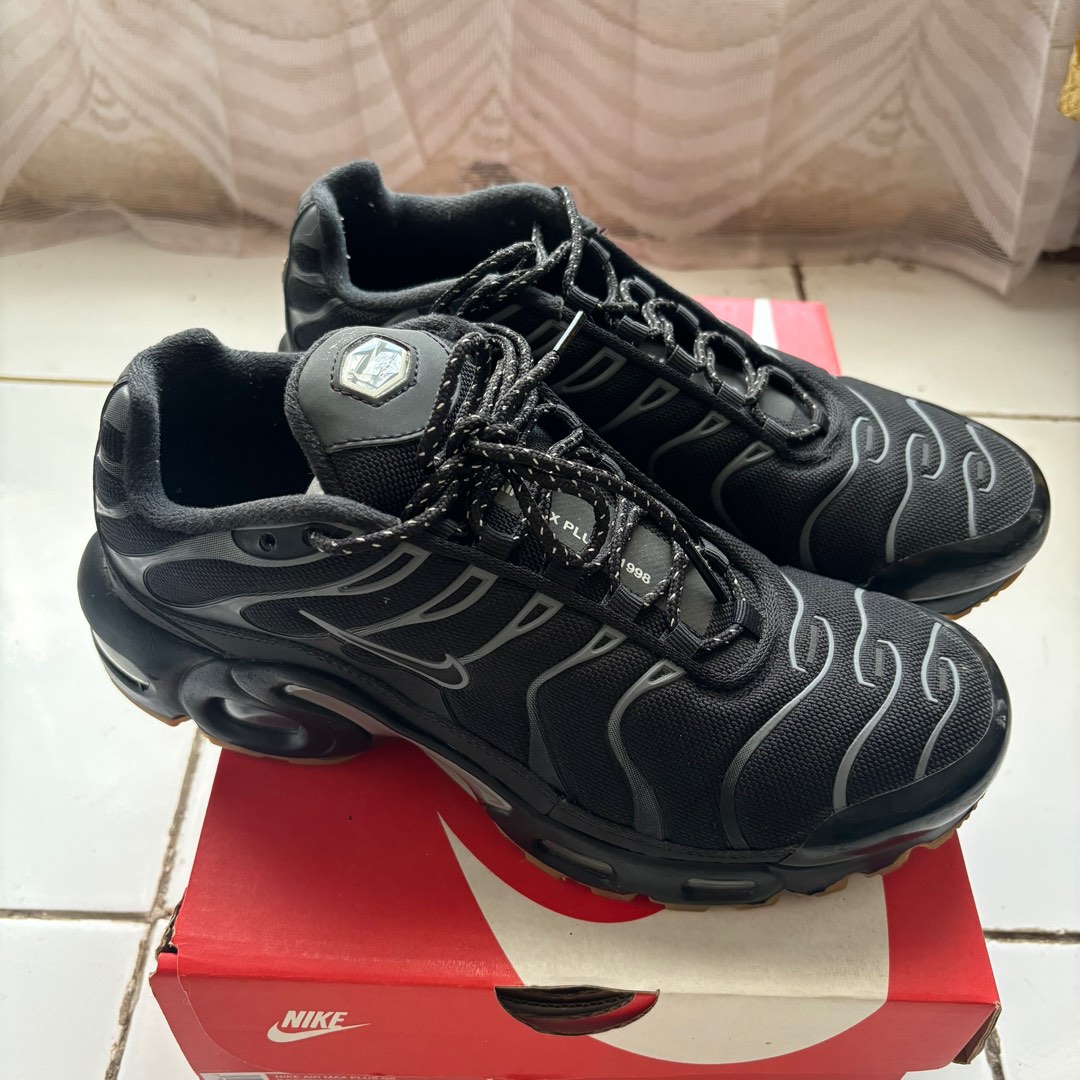 Nike Air Max Plus TN Exclusive, Fesyen Wanita, Sepatu di Carousell