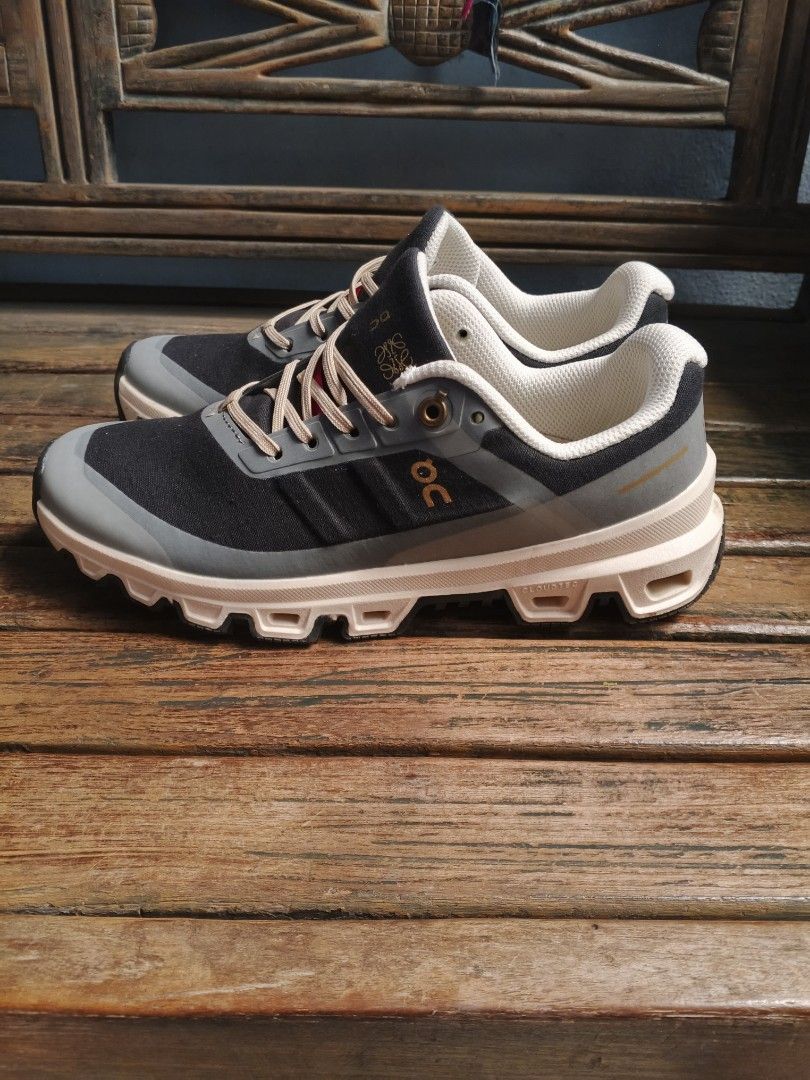 Sepatu Loewe x OC, Fesyen Wanita, Sepatu di Carousell